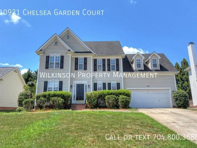 4 BR, 2.5 BA Apartment 10921 Chelsea Garden Court, Charlotte, NC 28213