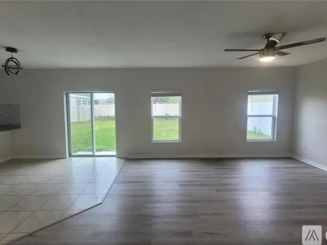 4 BR, 2.5 BA Apartment 10118 Candleberry Woods Drive, Gibsonton, FL 33534