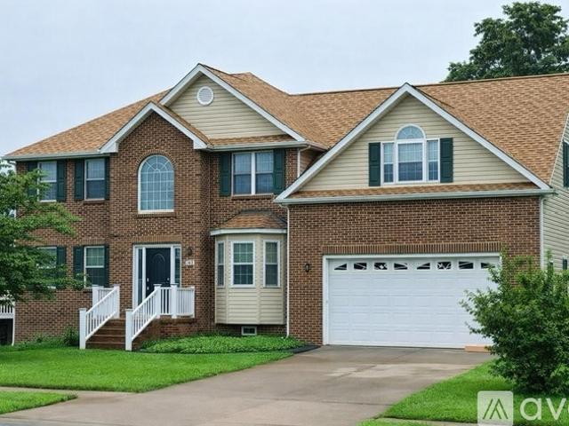 4 BR, 2.5 BA Apartment 101 Quigley Ct, Winchester, VA 22602