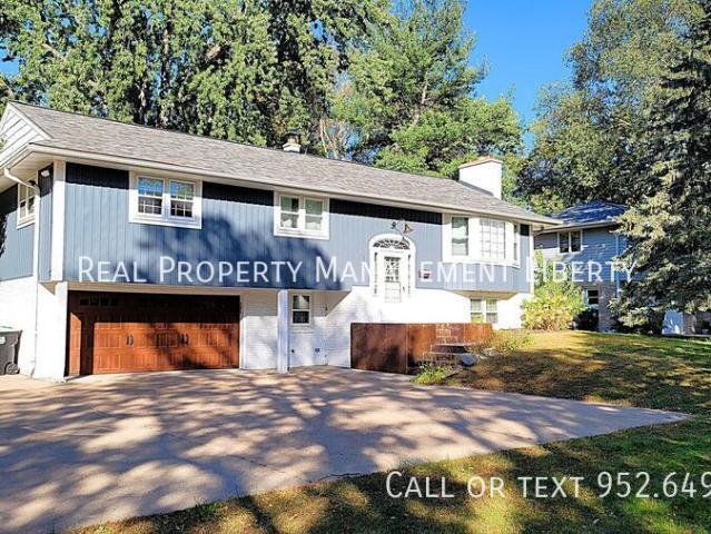 4 BR, 2.5 BA Apartment 1021 Fremont St Anoka, MN 55303