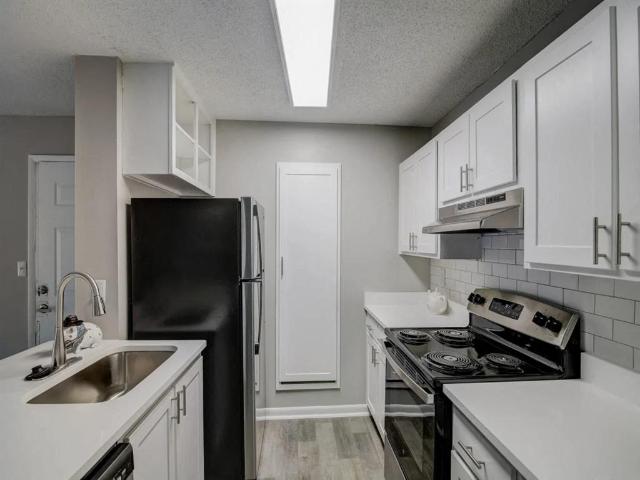 4 BR, 2.5 BA Apartment 10 Creste Dr Unit 0616, Decatur, GA 30035