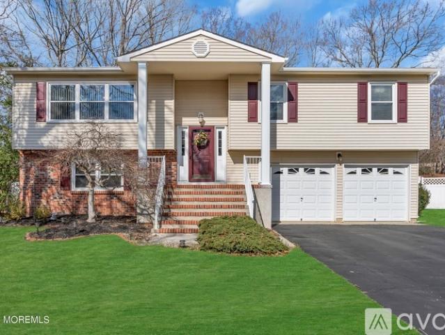4 BR, 2.5 BA Apartment 10 Mistletoe Ct, Howell Township, NJ 07731