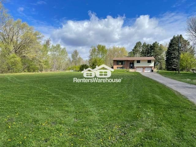 4 BR, 2.5 BA Apartment 1241 Holly Dr E, Lino Lakes, MN 55038