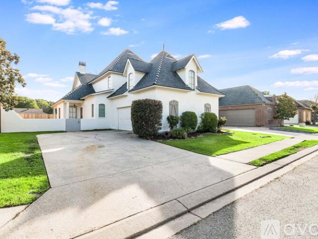 4 BR, 2.5 BA Apartment 124 Croft Row, Lafayette, LA 70503