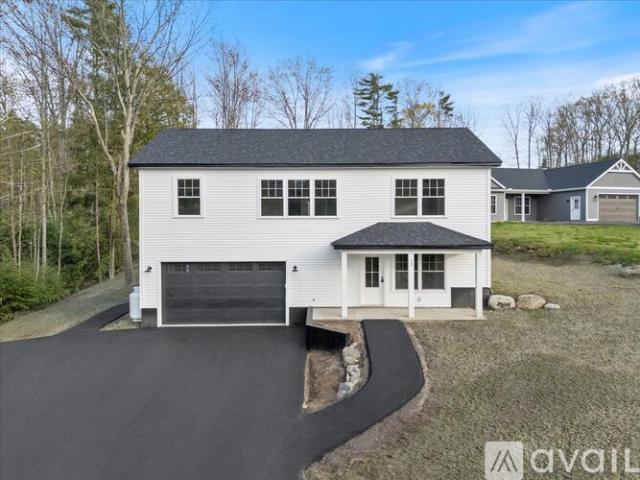 4 BR, 2.5 BA Apartment 12 Casey Ln, Old Orchard Beach, ME 04064