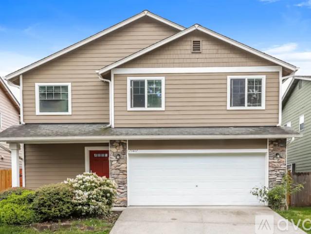 4 BR, 2.5 BA Apartment 13412 11 Th Pl W, Everett, WA 98204
