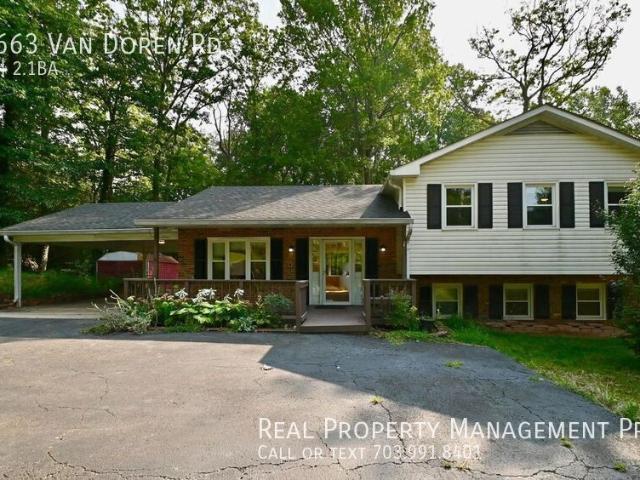 4 BR, 2.5 BA Apartment 13663 Van Doren Rd, Manassas, VA 20112
