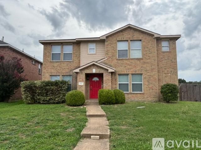 4 BR, 2.5 BA Apartment 1327 Falcon Hollow Ln, Cedar Hill, TX 75104