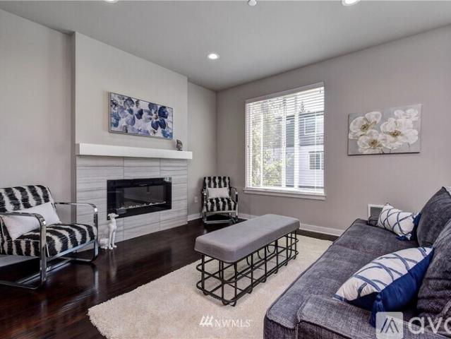 4 BR, 2.5 BA Apartment 14913 48th Avenue West, Unit D1, Edmonds, WA 98026
