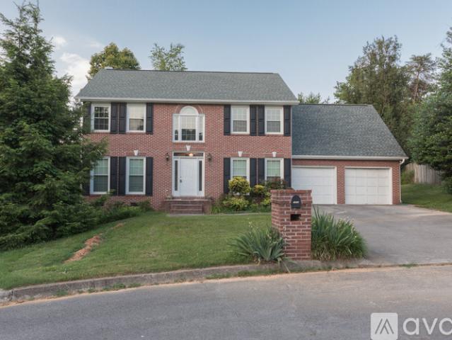 4 BR, 2.5 BA Apartment 1400 Autumn Ridge Dr, Knoxville, TN 37922