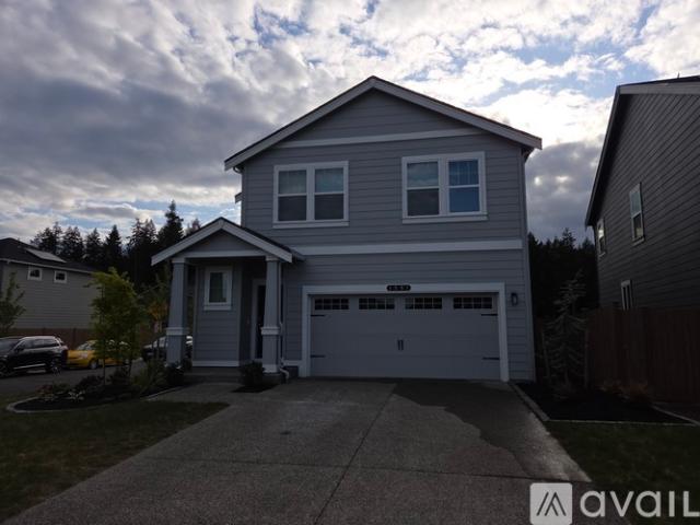 4 BR, 2.5 BA Apartment 1561 Southwest Fielder Place, Port Orchard, WA 98367