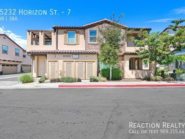 4 BR, 2.5 BA Apartment 15232 Horizon St Fontana, CA 92336