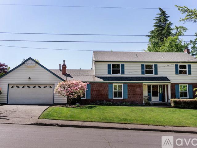4 BR, 2.5 BA Apartment 1530 Acacia Drive South, Salem, OR 97302