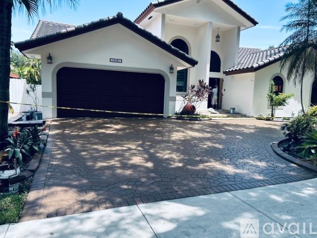 4 BR, 2.5 BA Apartment 16421 Northwest 84th Avenue, Miami Lakes, FL 33016