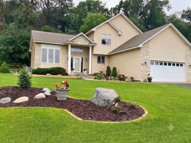 4 BR, 2.5 BA Apartment 16656 Jackdaw Path, Lakeville, MN 55044