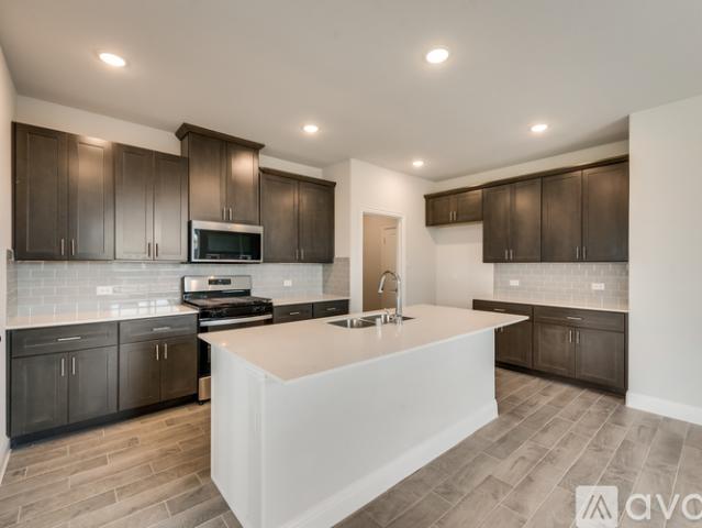 4 BR, 2.5 BA Apartment 1601 Cloud Cover Vw, Celina, TX 75009