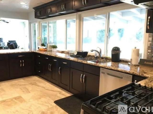 4 BR, 2.5 BA Apartment 1604 Avenida Del Vista, Corona, CA 92882