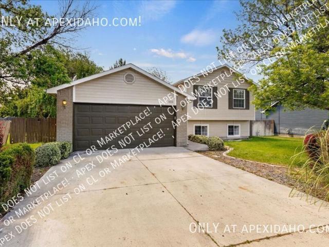 4 BR, 2.5 BA Apartment 1615 N Kastle Falls Ave, Meridian, ID 83646