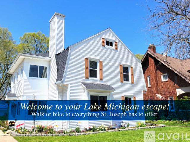 4 BR, 2.5 BA Apartment 1618 Niles Avenue, St. Joseph, MI 49085