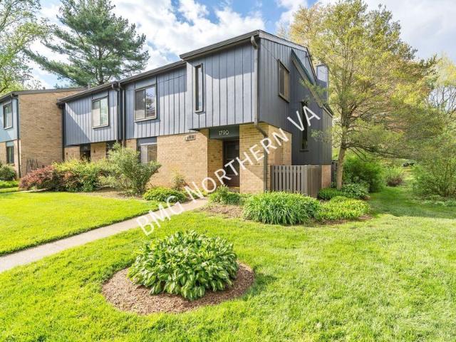 4 BR, 2.5 BA Apartment 1790 Ivy Oak Square, Reston, VA 20190