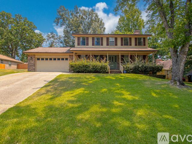 4 BR, 2.5 BA Apartment 17 Laver Circle, Little Rock, AR 72210
