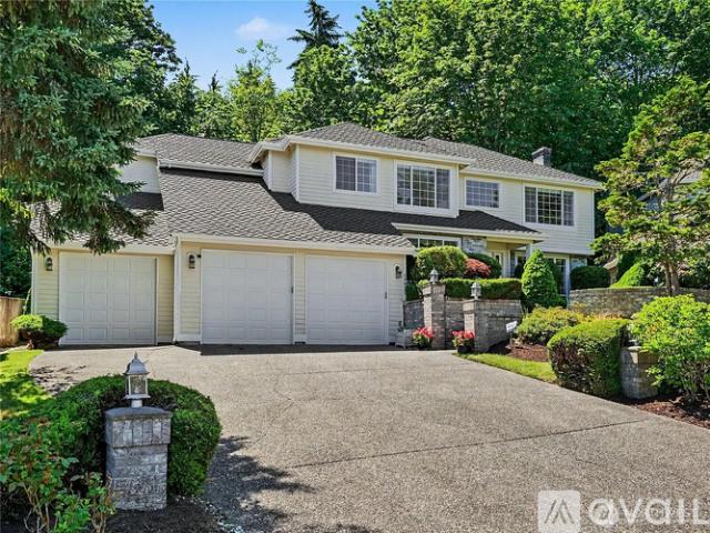 4 BR, 2.5 BA Apartment 18055 Northwest Varese Court, Issaquah, WA 98027