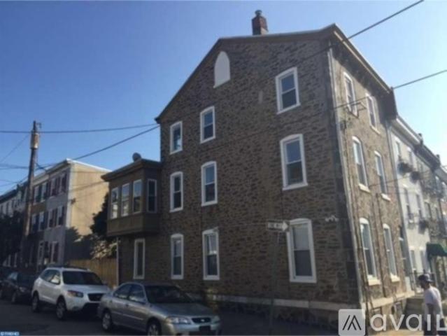 4 BR, 2.5 BA Apartment 181 Dupont Street, Philadelphia, PA 19127