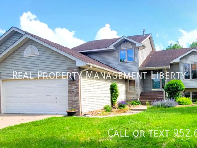 4 BR, 2.5 BA Apartment 1984 Greenway Ave, Shakopee, MN 55379