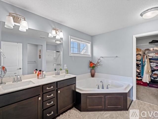 4 BR, 2.5 BA Apartment 19387 Primrose Lane, Corcoran, MN 55340