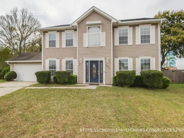 4 BR, 2.5 BA Apartment 2073 Stone Bridge Dr, Biloxi, MS 39532