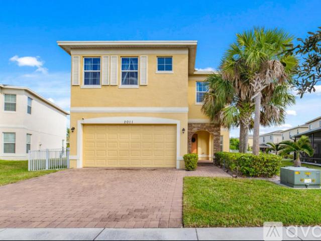 4 BR, 2.5 BA Apartment 2011 Northwest Cataluna Circle, Port St. Lucie, FL 34986