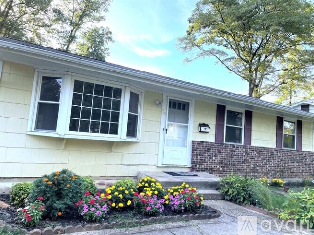 4 BR, 2.5 BA Apartment 218 Upton Street, Rockville, MD 20850