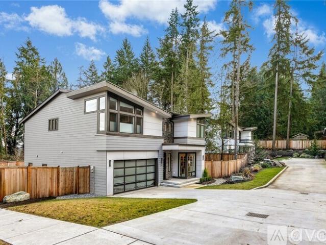 4 BR, 2.5 BA Apartment 220 228th St SE, Bothell, WA 98021