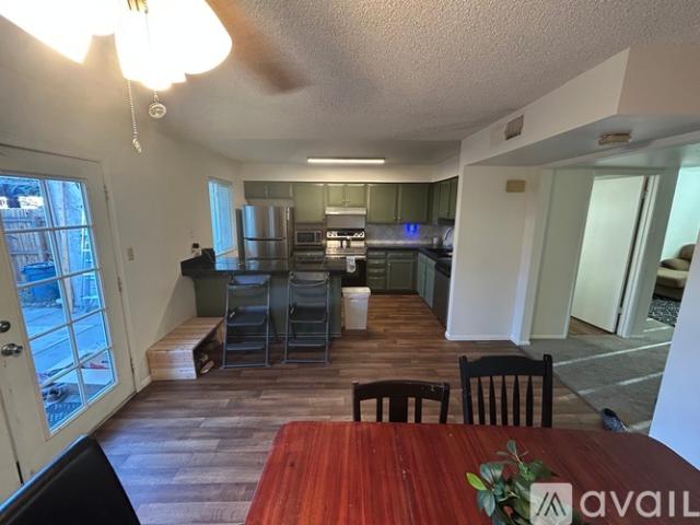 4 BR, 2.5 BA Apartment 2221 West Farmdale Avenue, Unit 23, Mesa, AZ 85202