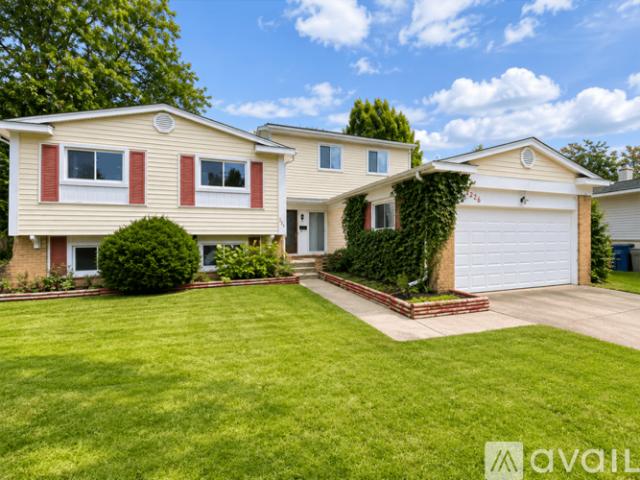 4 BR, 2.5 BA Apartment 2226 Yorktown Dr, Ann Arbor, MI 48105