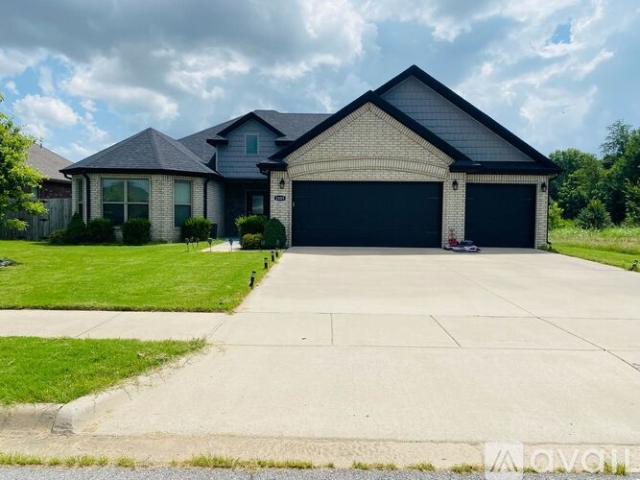 4 BR, 2.5 BA Apartment 2403 Southwest Elington Street, Bentonville, AR 72712