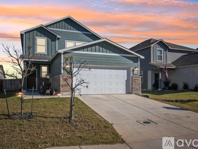 4 BR, 2.5 BA Apartment 2409 Ayers Drive, Seguin, TX 78155