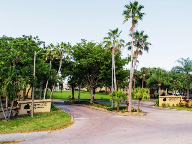 4 BR, 2.5 BA Apartment 2425 2nd Ave N Unit 09 071, Lake Worth, FL 33461