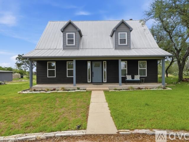 4 BR, 2.5 BA Apartment 25429 Cove Dr, Spicewood, TX 78669