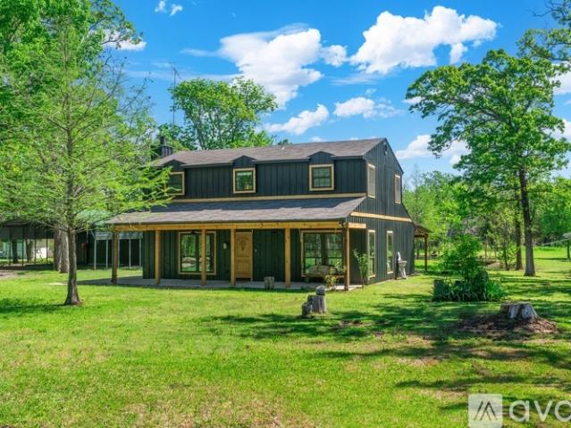 4 BR, 2.5 BA Apartment 2523 Co Rd 3303, Greenville, TX 75402