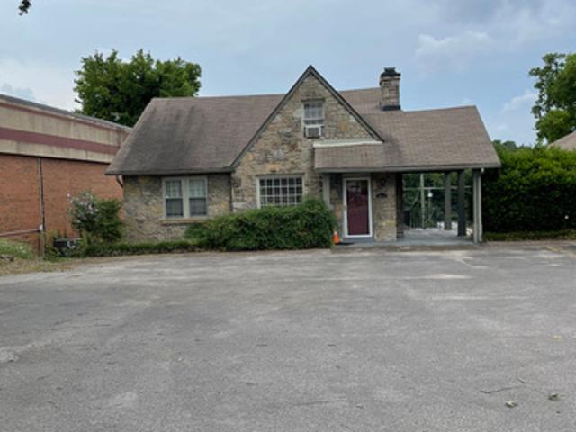 4 BR, 2.5 BA Apartment 2613 Westwood Dr, Nashville, TN 37204