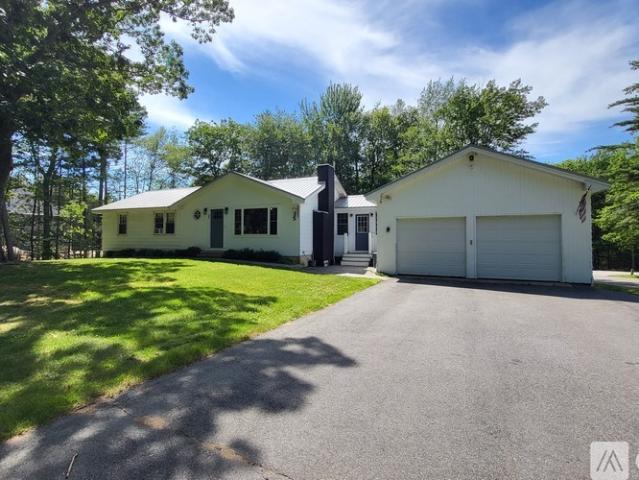 4 BR, 2.5 BA Apartment 285 Berwick Rd, Ogunquit, ME 03907