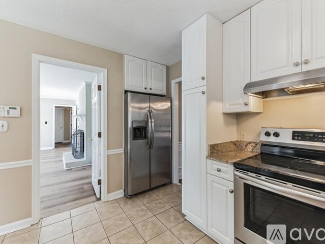 4 BR, 2.5 BA Apartment 2801 Valencia Terrace, Charlotte, NC 28211
