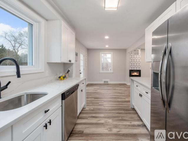 4 BR, 2.5 BA Apartment 2816 Schooley Dr, Alexandria, VA 22306