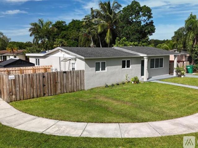 4 BR, 2.5 BA Apartment 29928 SW 159th Dr, Homestead, FL 33033