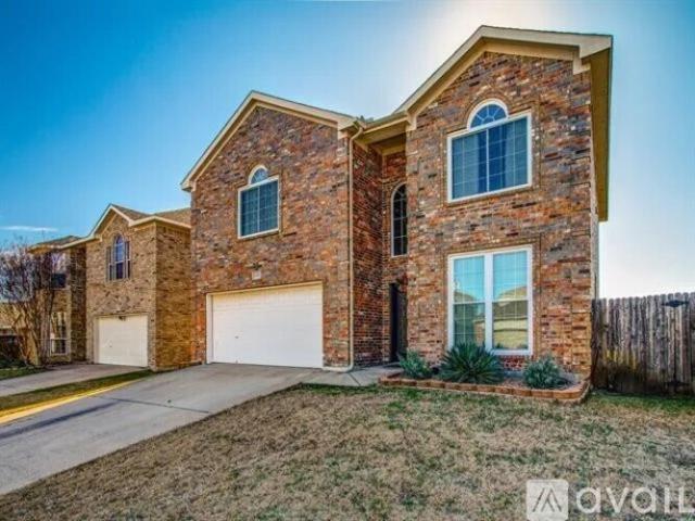 4 BR, 2.5 BA Apartment 3001 Vicksburg Ln, Fort Worth, TX 76123