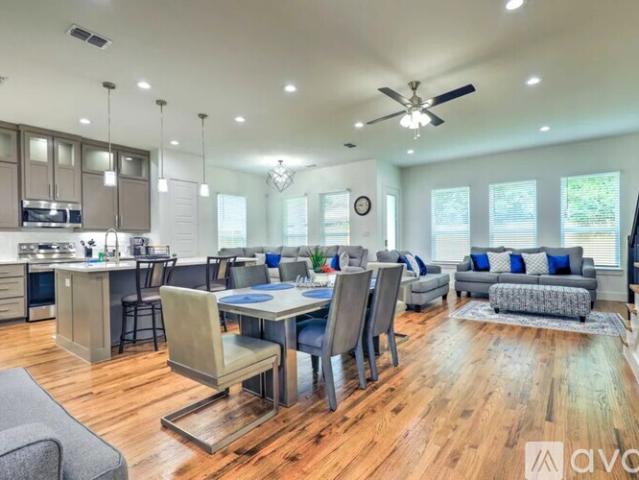 4 BR, 2.5 BA Apartment 3129 Rutz St, Dallas, TX 75212