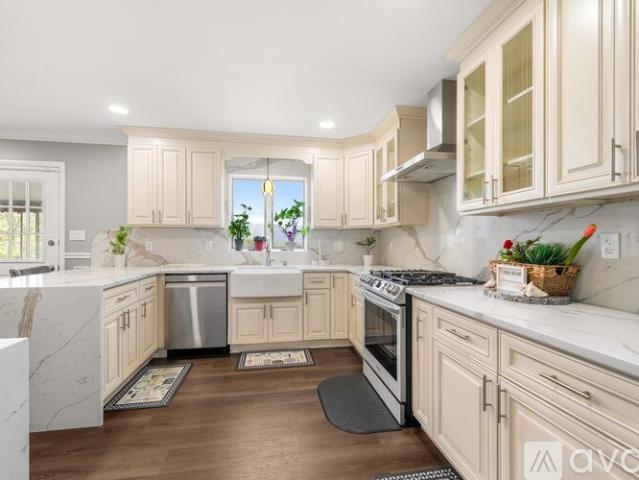4 BR, 2.5 BA Apartment 3250 Vista Drive, Danielsville, PA 18038