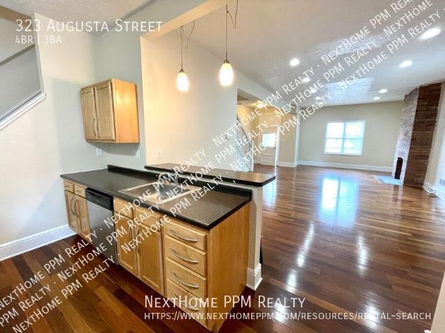 4 BR, 2.5 BA Apartment 323 Augusta Street, Pittsburgh, PA 15211