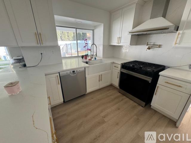 4 BR, 2.5 BA Apartment 3350 Twincreek Court, Palmdale, CA 93551